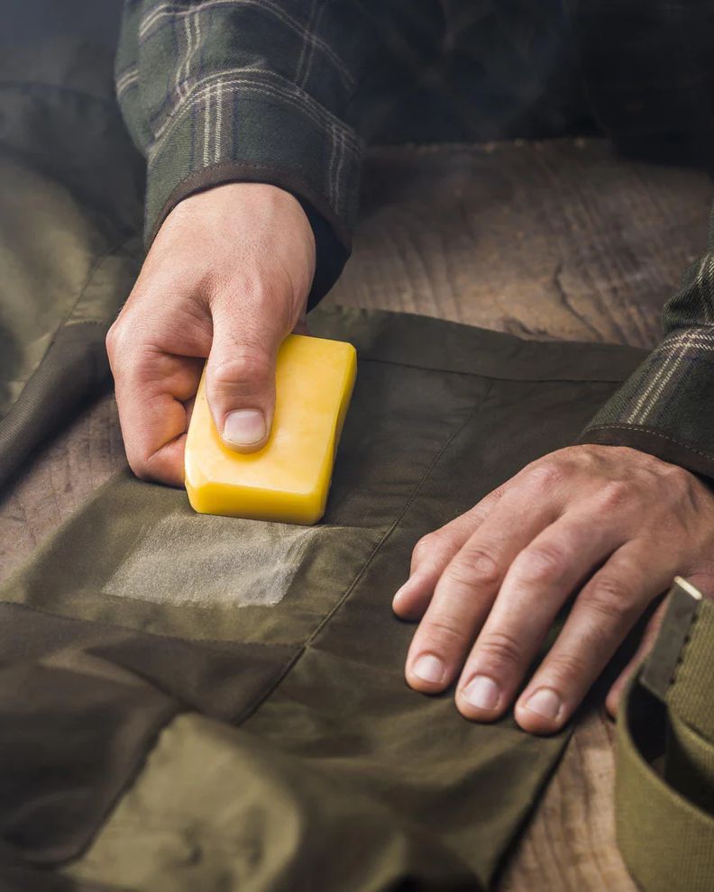 Wax guide - Maintain your garments - Pinewood